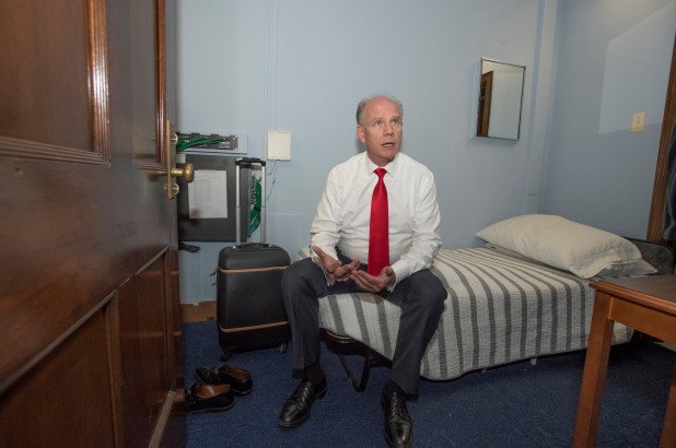 The Shocking Reason Why US Congressmen Sleep In Their Office - Cars and ...