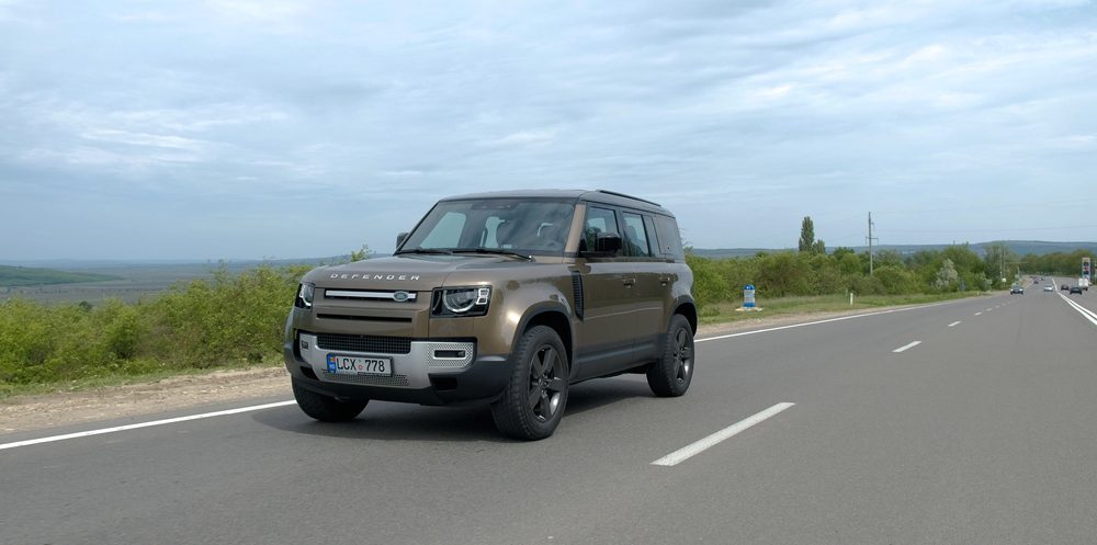 Find Out Why the 2020 Land Rover Defender Caught Prince Harry's ...