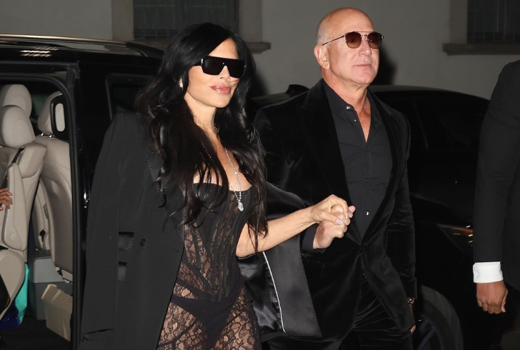 Jeff Bezos and Lauren Sánchez Rumored to Marry on $500M Yacht in Italy